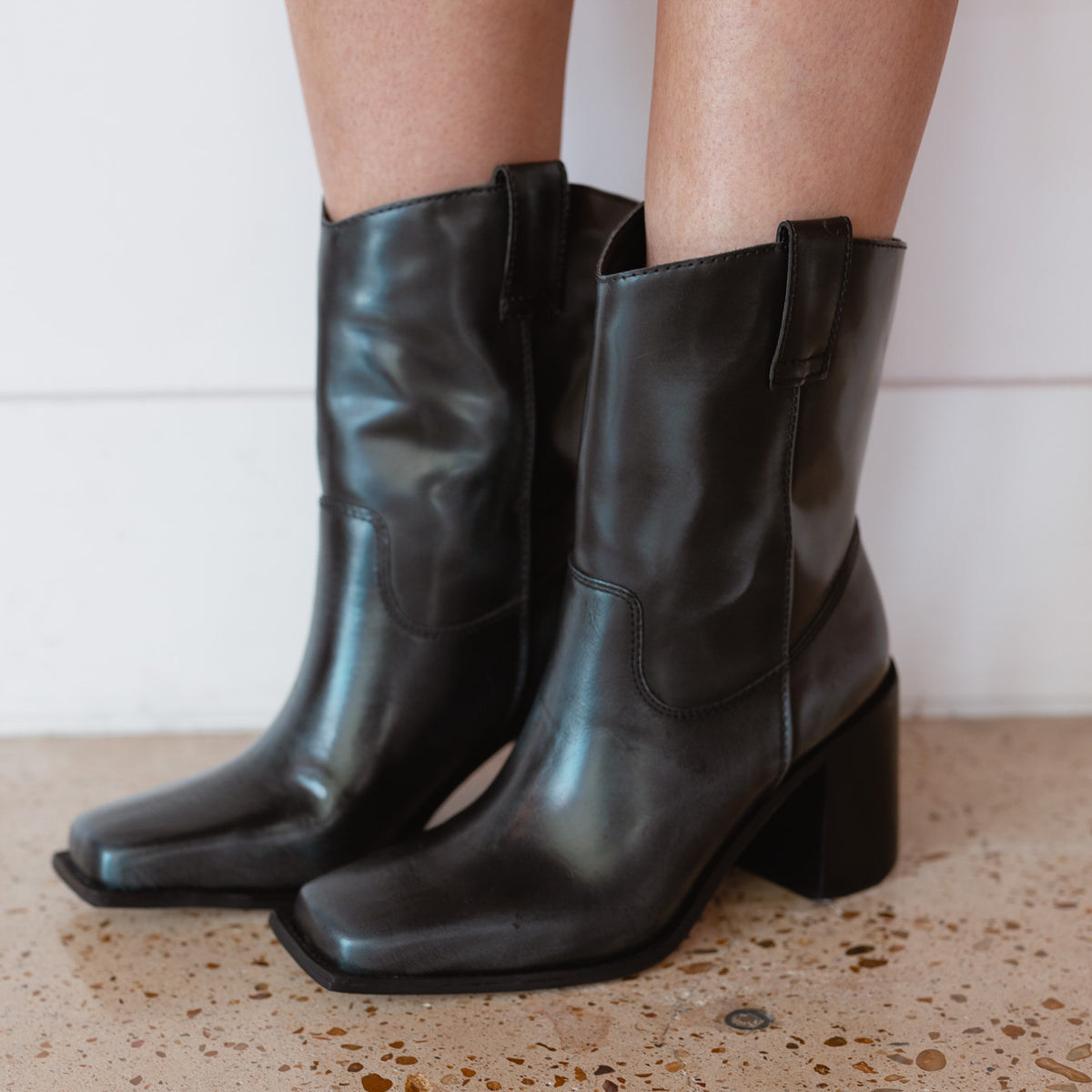 DANE BOOT – The Refinery